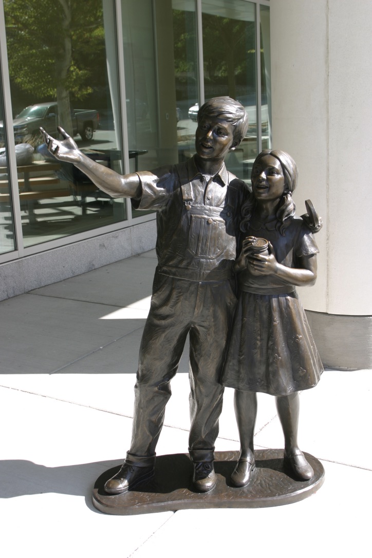 “The Dawn of Vaccination” unveiled at MSU – Jay Hall Carpenter Sculptor
